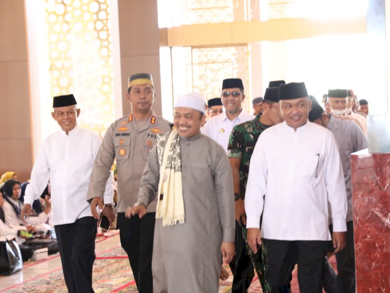 KH Idrus Ramli Ceramah di Bantaeng, Ingatkan Pentingnya Hubungan Baik
